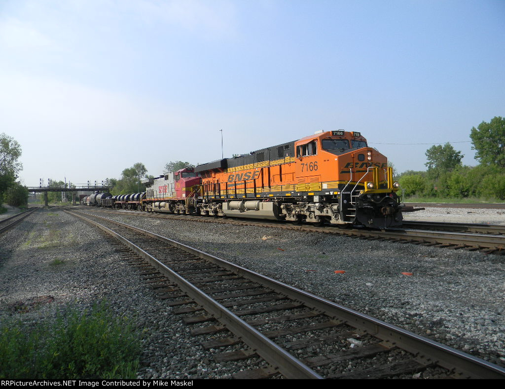 BNSF 7166